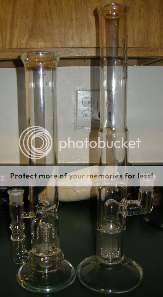 SG Sovereignty Inverted Tree Single Perc vs. TORO 8 Arm Fixed Stem ...